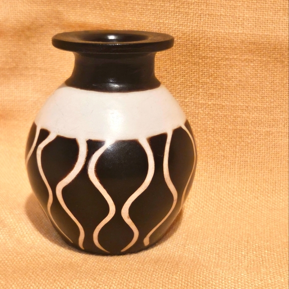 Unique Vintage | Accents | Peruvian Chulucanas Pottery Art Vase Clay ...